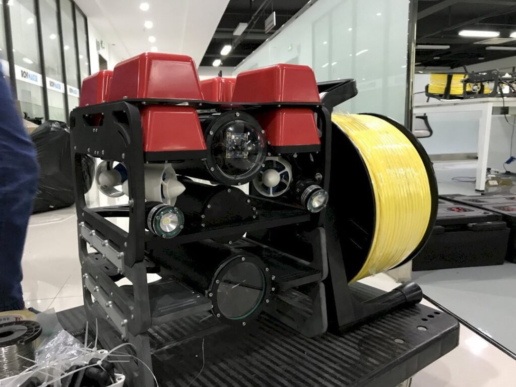Standard Underwater Robot for Portable ROV - AQUROV